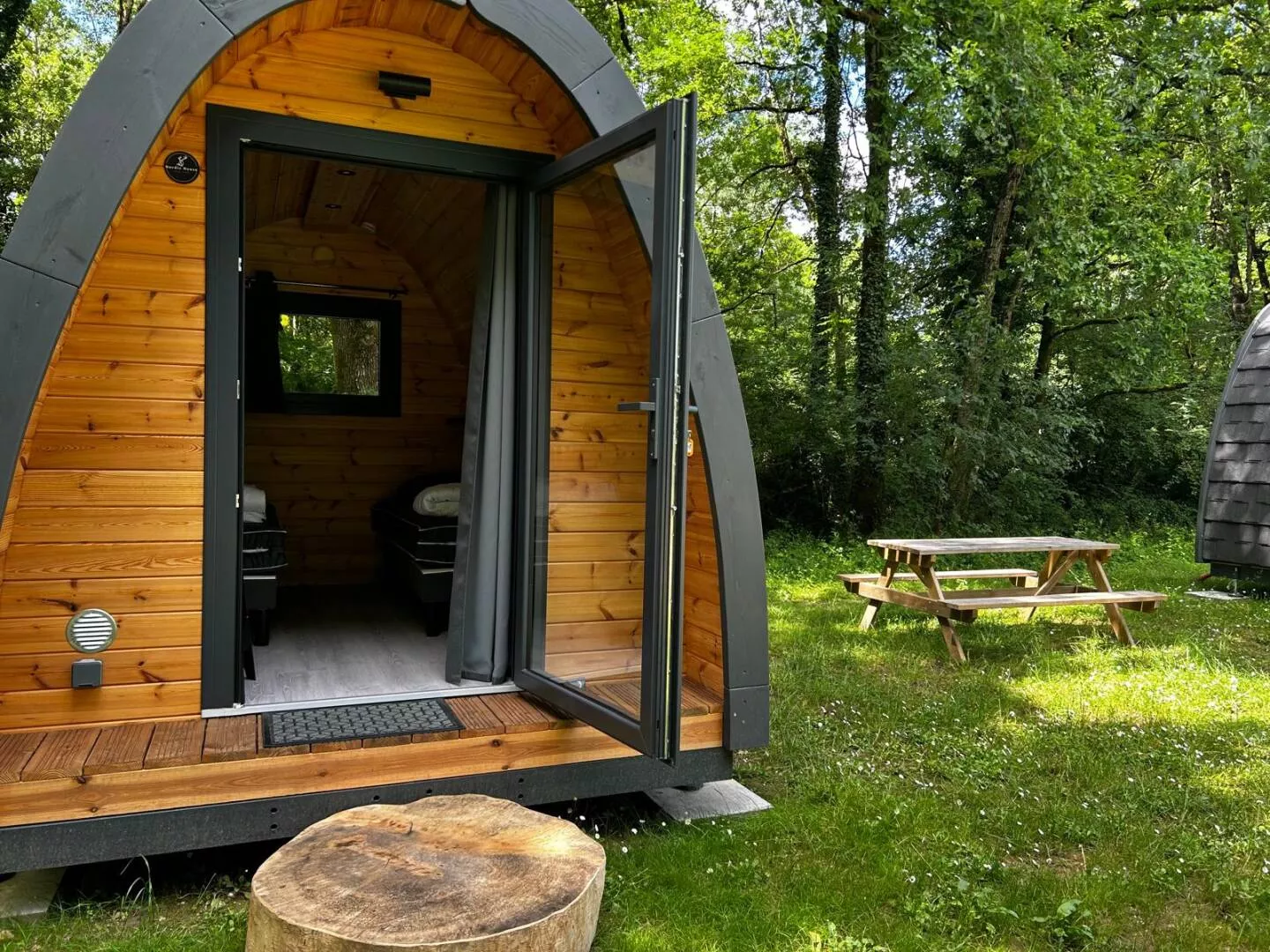 Vallée Bleue municipal campsite, Campsites to Montalieu-Vercieu